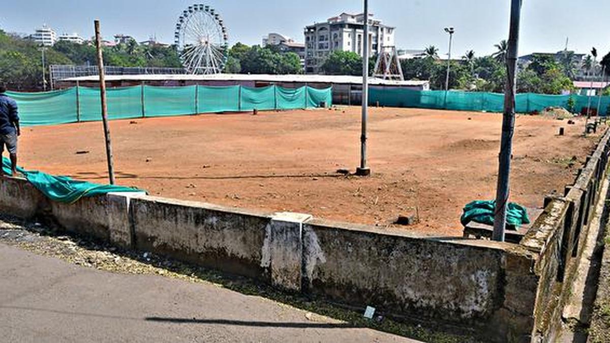 Corpn. going ahead with work on indoor stadium - The Hindu