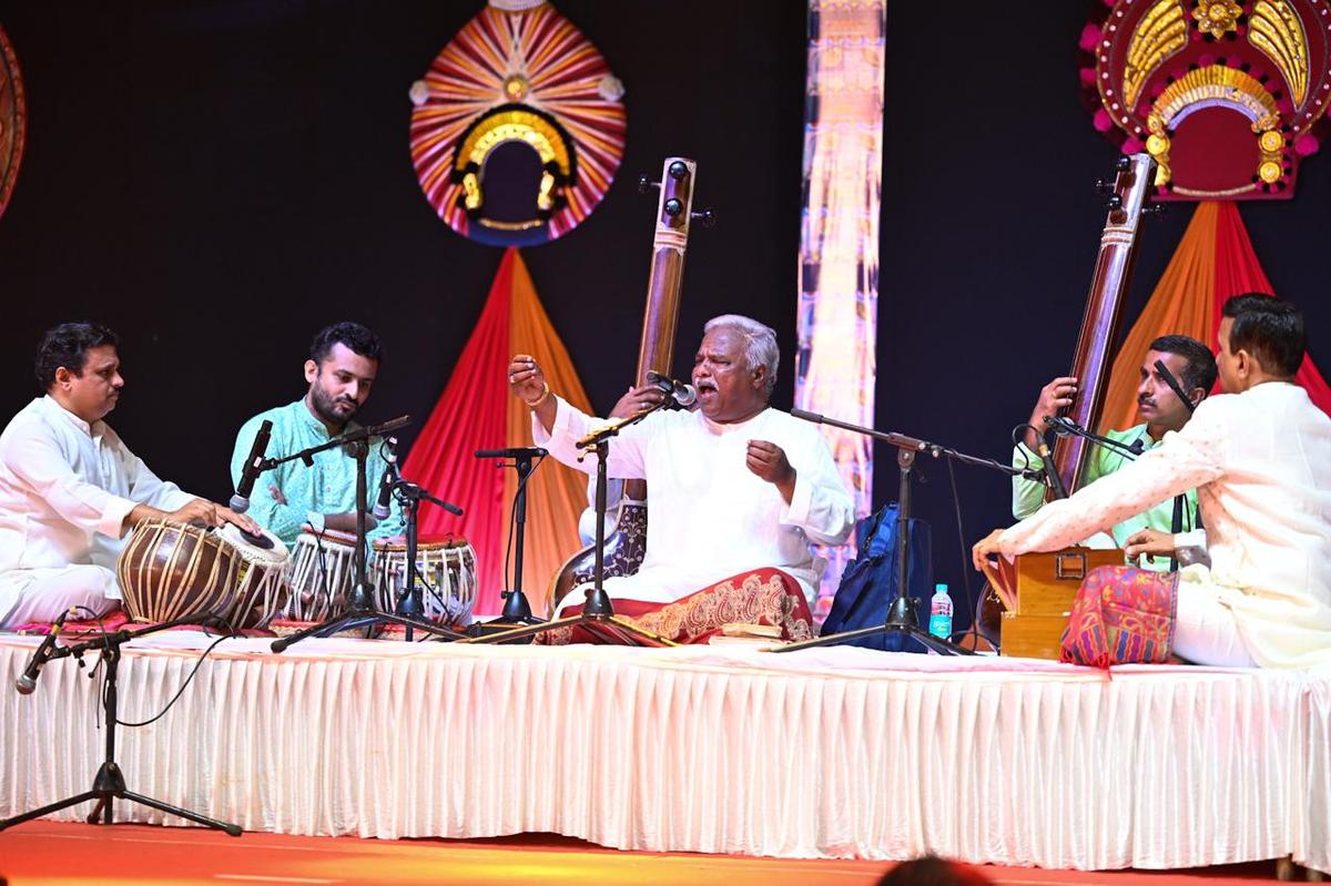 Pandit Venkatesh Kumar presented Alva’s Virasat Award - The Hindu