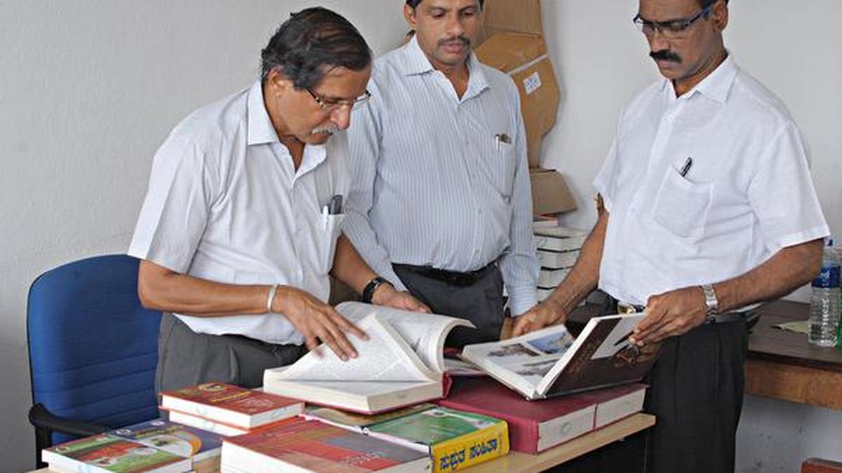 Wikipedia writers setting up own library - The Hindu