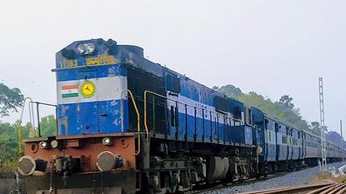 Rail users seek early arrival of Karwar overnight Express - The Hindu