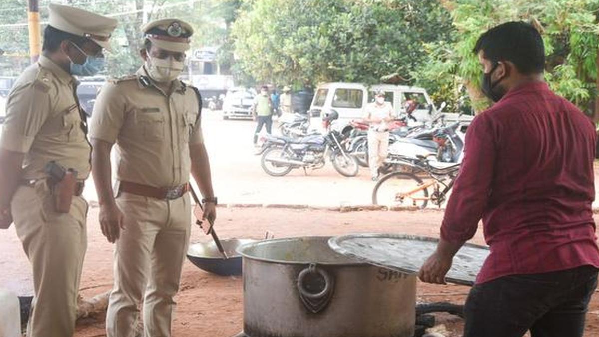Food arranged for policemen in city - The Hindu