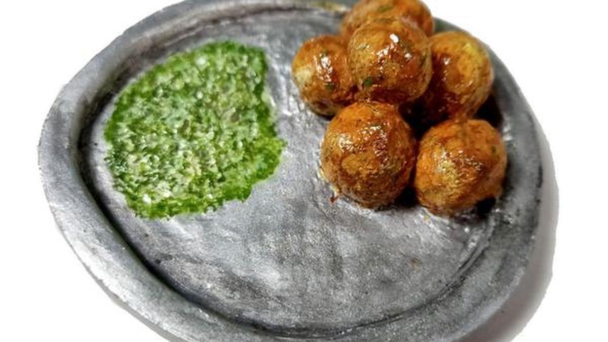 Buns and goli baje from paper pulp - The Hindu