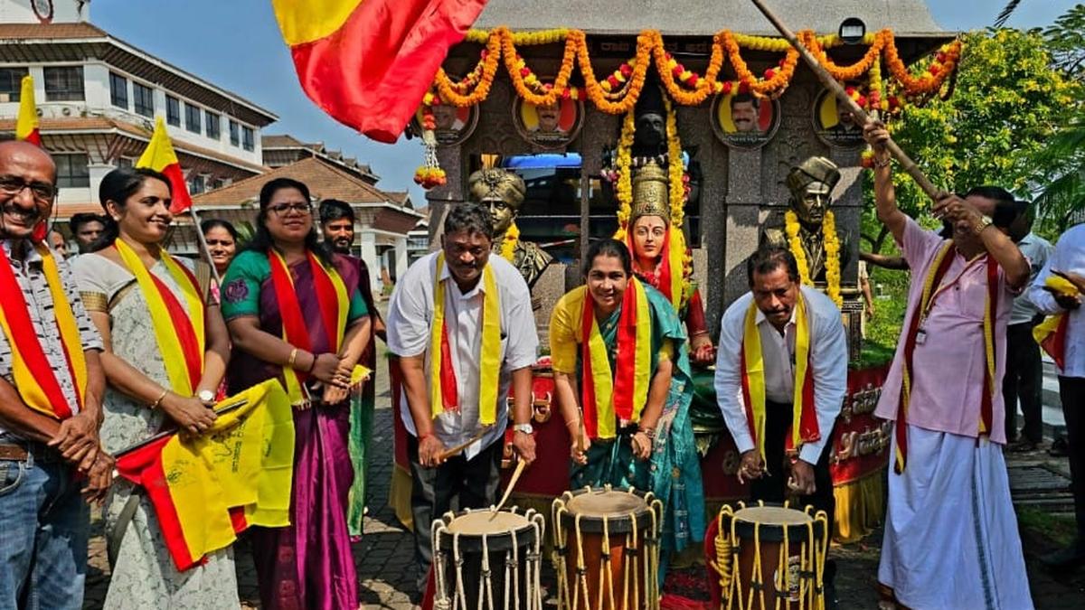 Kannada Ratha gets rousing welcome in Udupi district - The Hindu