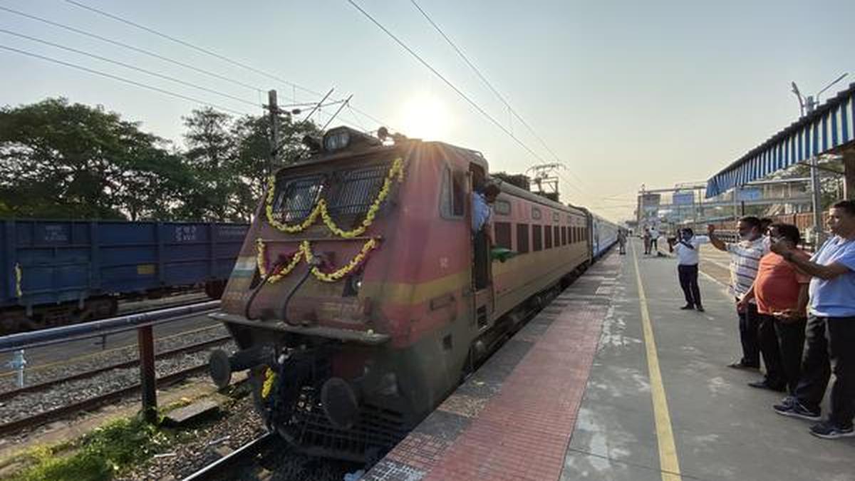 YPR-Karwar Express becomes the first to be hauled by electric loco on ...