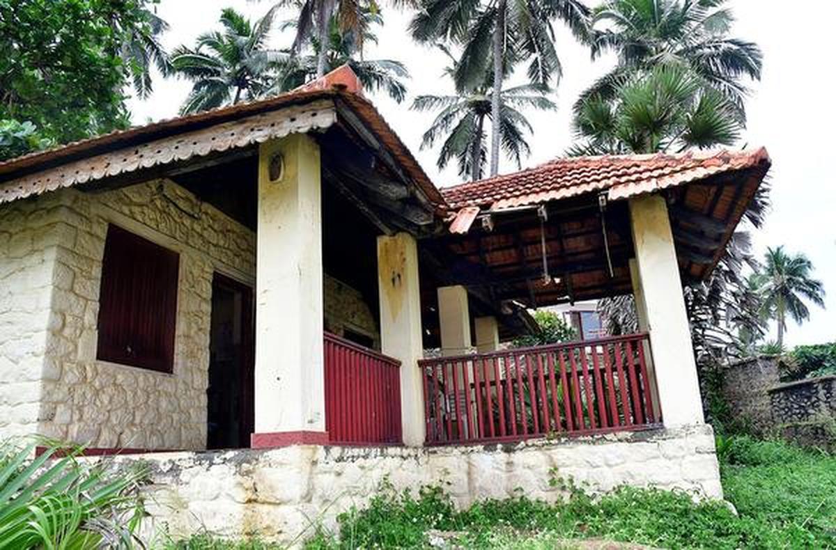 Kovalam police aid post in bad shape - The Hindu