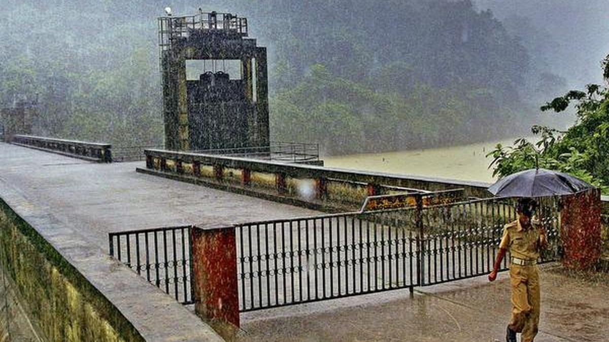 Kerala rains | Pathanamthitta on the edge as Pampa dam opens - The Hindu