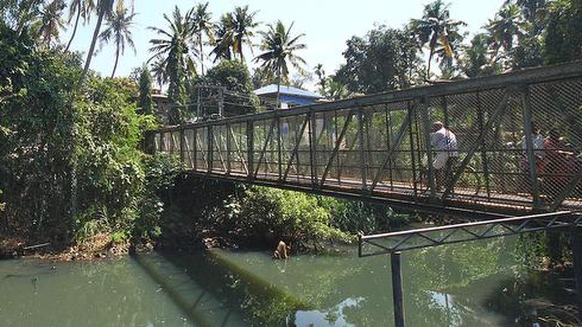 Creaky bridge sets alarm bells ringing - The Hindu