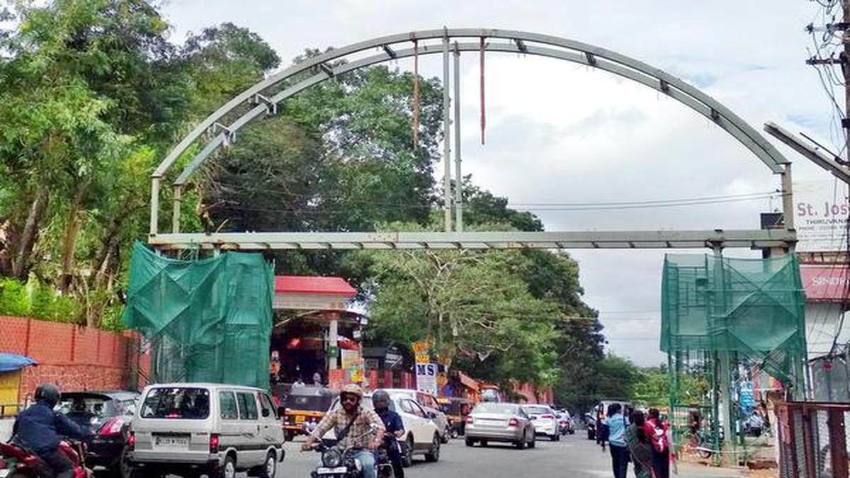 Foot overbridges: a promise not kept - The Hindu