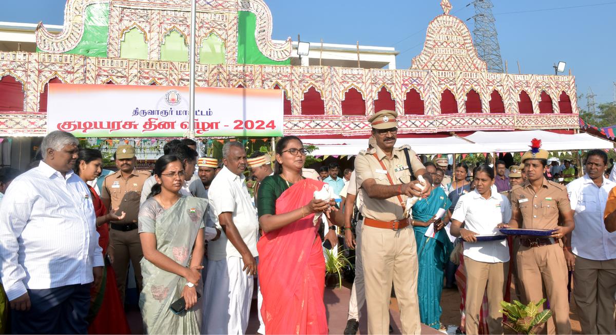 Patriotic fervour, gaiety marks Republic Day celebrations in districts ...