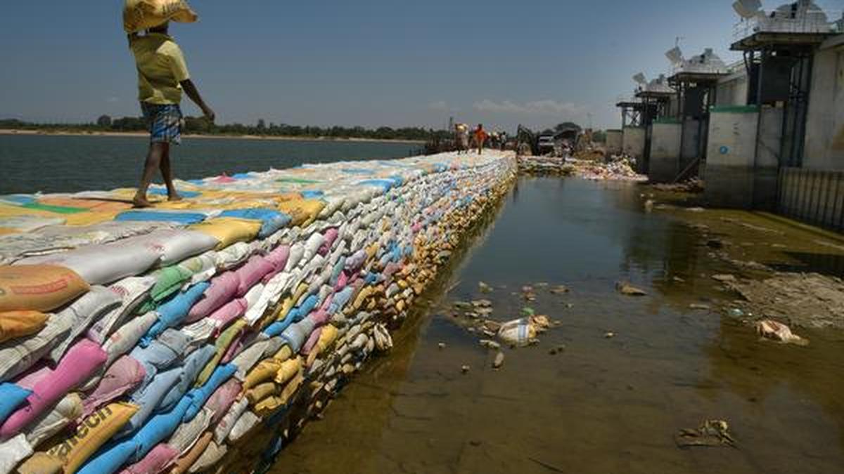 PWD plans sheet pile walls across Kollidam - The Hindu