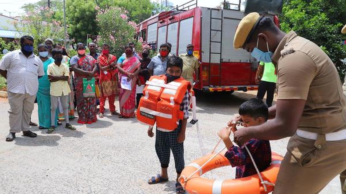 Firefighters conduct fire, rescue drill - The Hindu