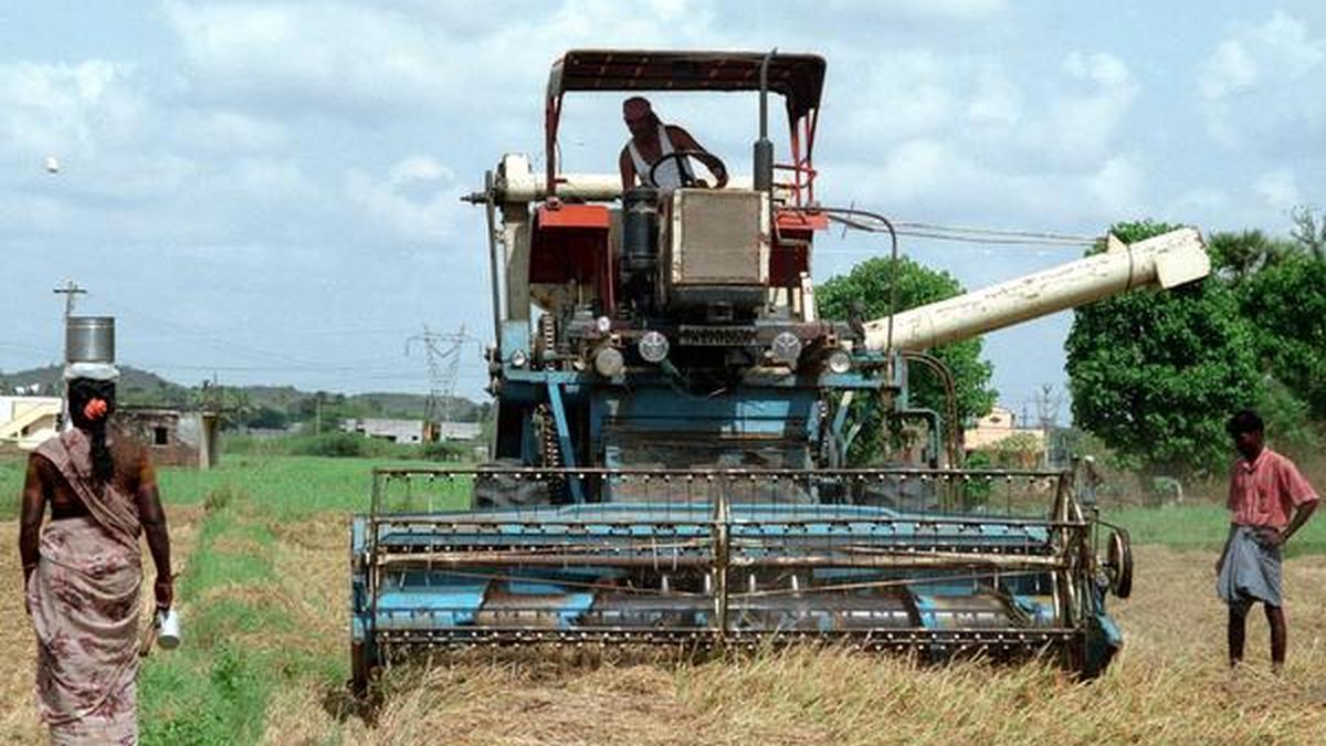 Farmers have a re-think on utility of harvesting machine - The Hindu