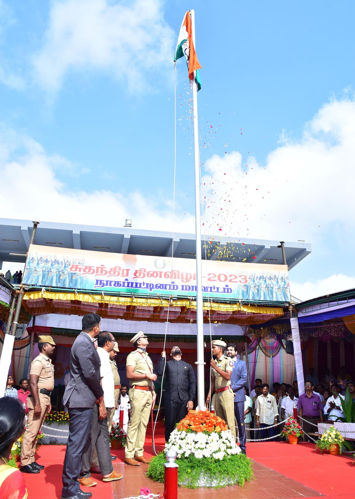 Independence Day celebrated with gaiety in delta districts - The Hindu