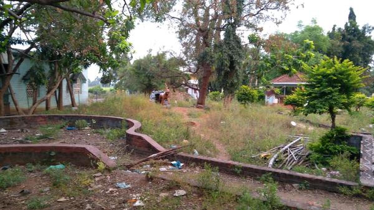 Poor amenities blight verdant picnic spot - The Hindu