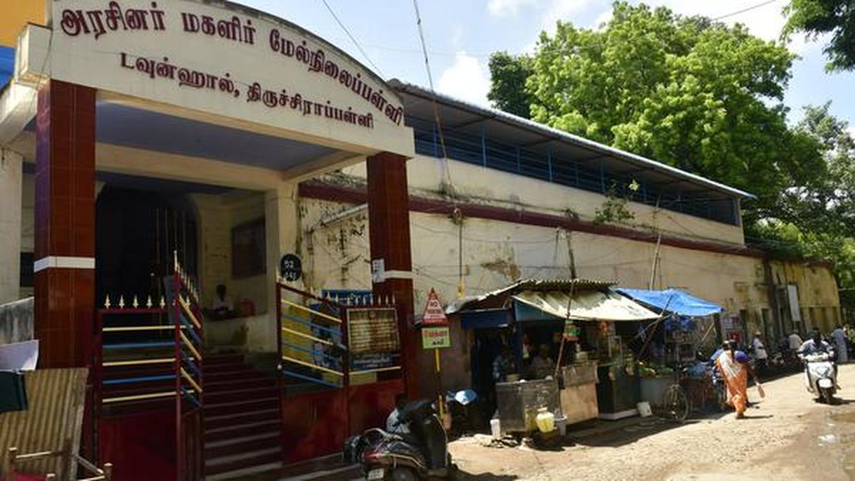 Dilapidated school building poses danger to students - The Hindu