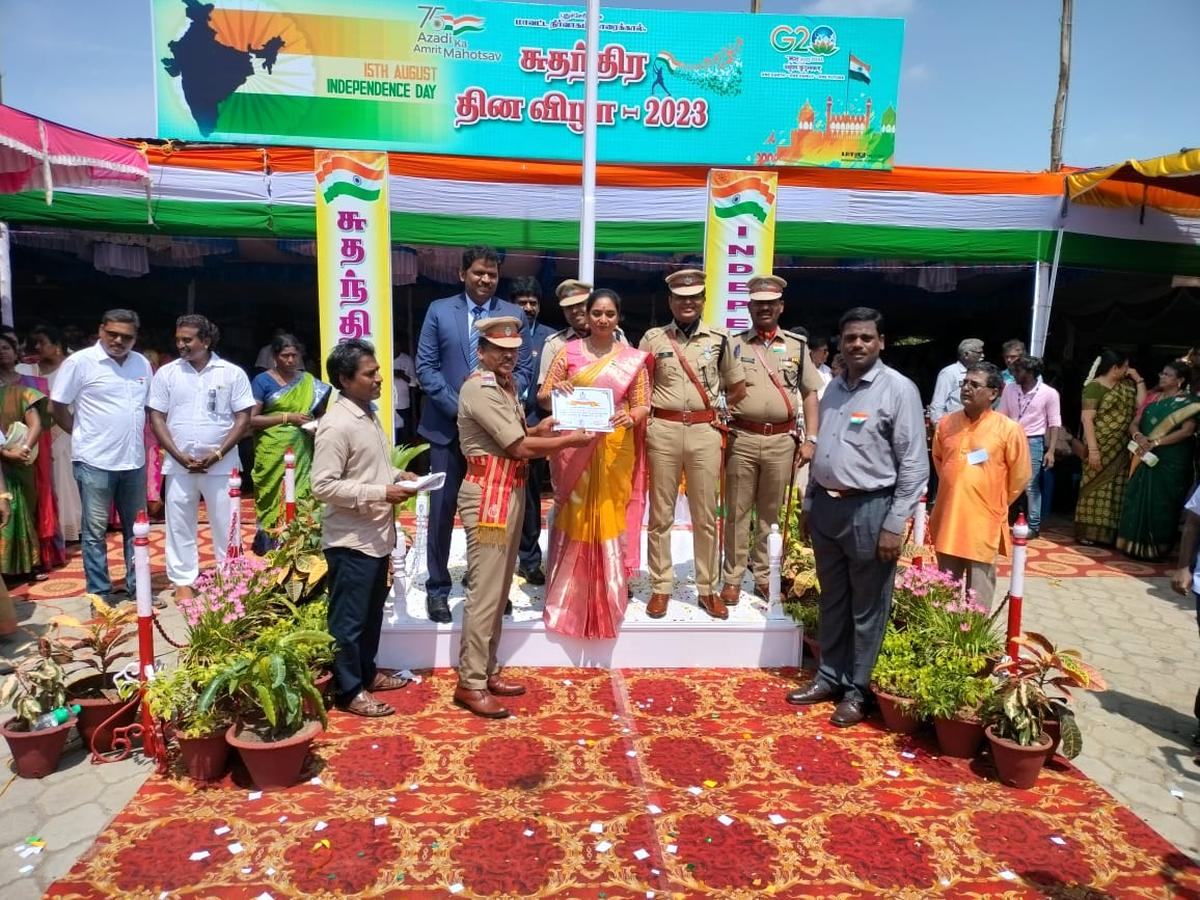 Independence Day celebrated with gaiety in delta districts - The Hindu