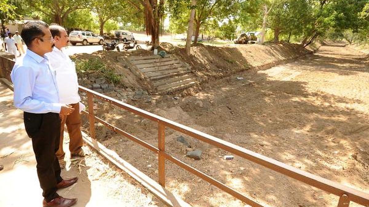 Desilting work of Kattalai Mettu canal begins - The Hindu