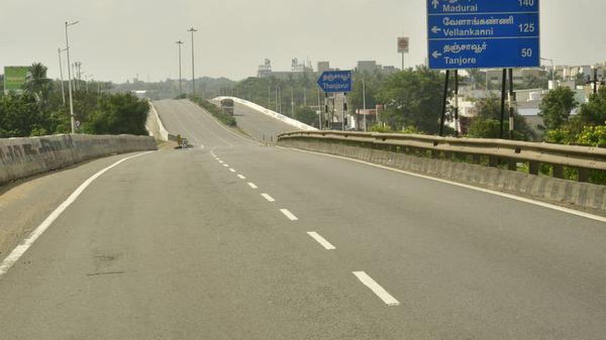 Lockdown complete in Tiruchi and across central zone - The Hindu