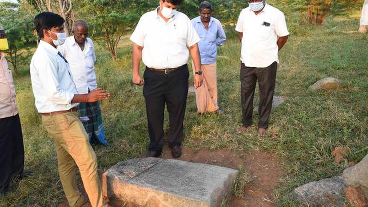 Inscription in Tamil-Grantha script found in Karur village - The Hindu