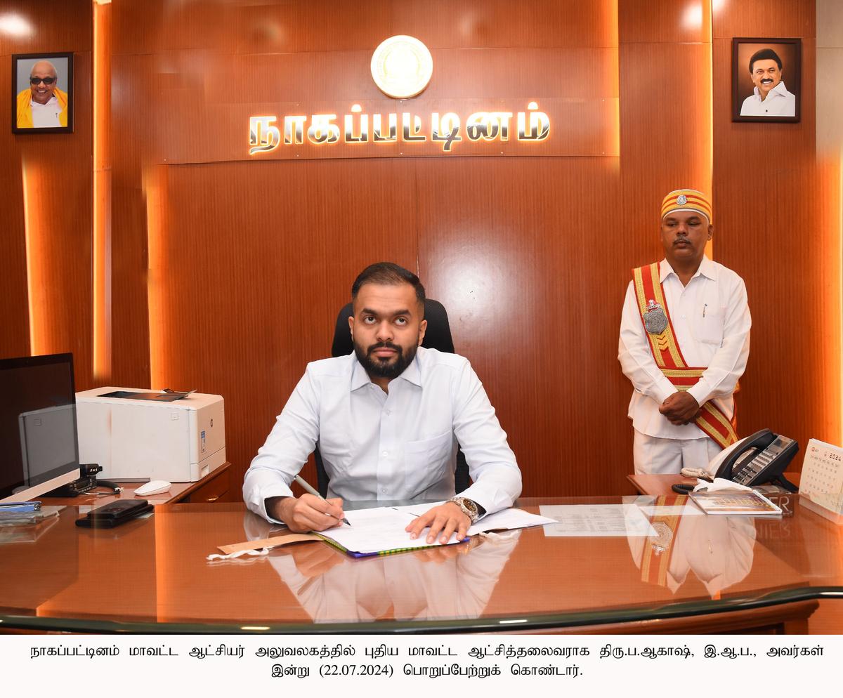 New Collectors assume charge in Thanjavur, Nagapatinam - The Hindu