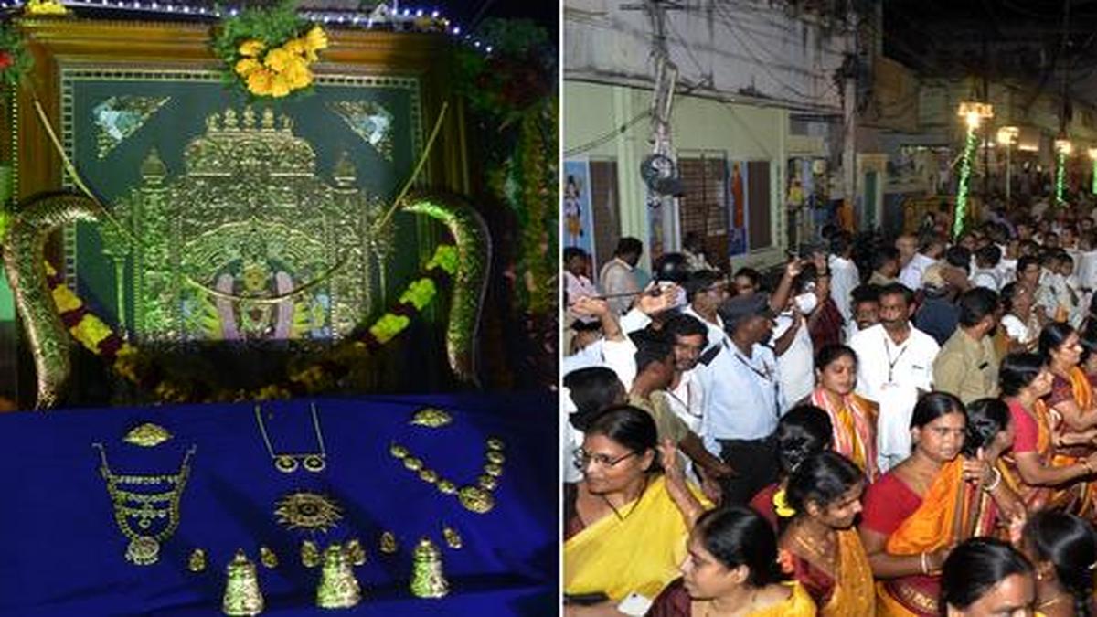 Temple organises sobha yatra - The Hindu