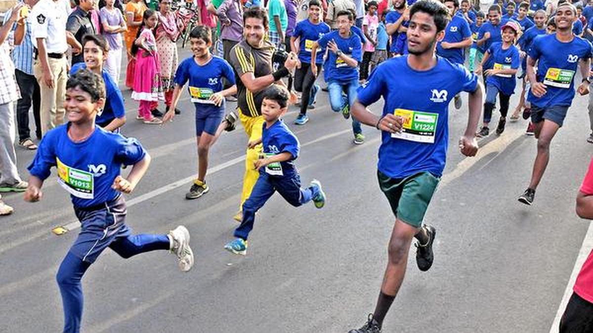 Hundreds take part in Vijayawada run - The Hindu