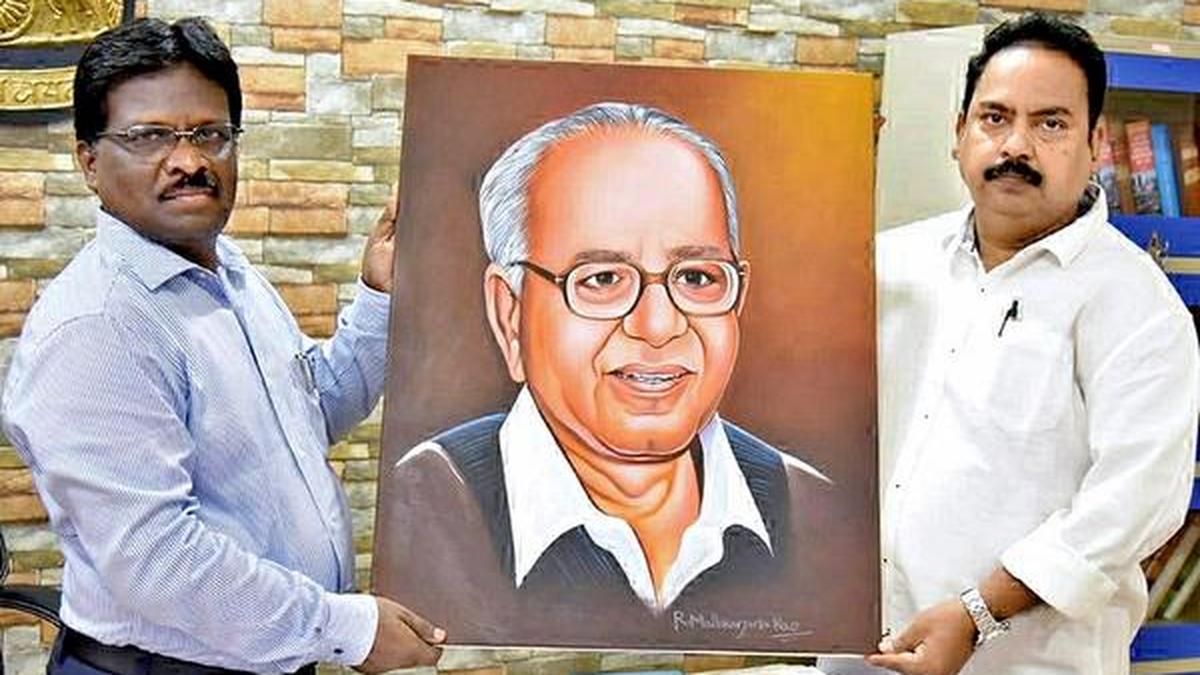S.R. Sankaran’s portrait unveiled - The Hindu