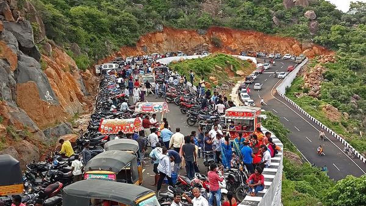 Ghat road leading to Kondaveedu Fort littered - The Hindu