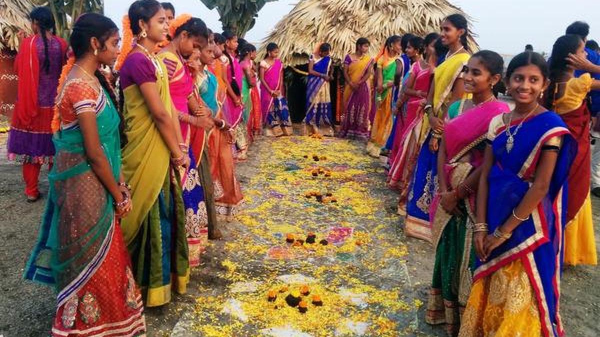 Kakinada Beach Festival ushers in Sankranti - The Hindu