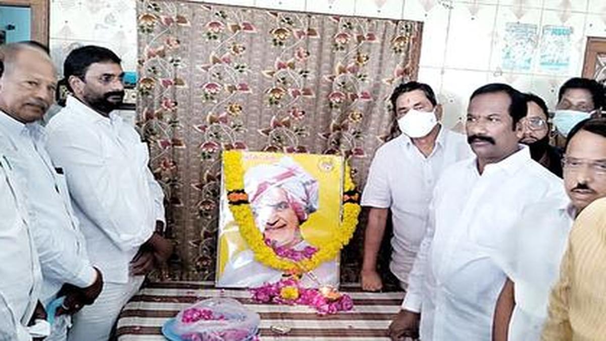 Leaders vow to revive past glory of TDP - The Hindu