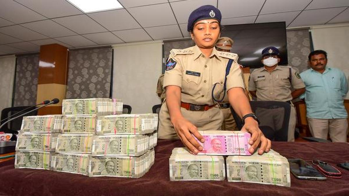 ‘Hawala racket’ busted, ₹70 lakh seized - The Hindu