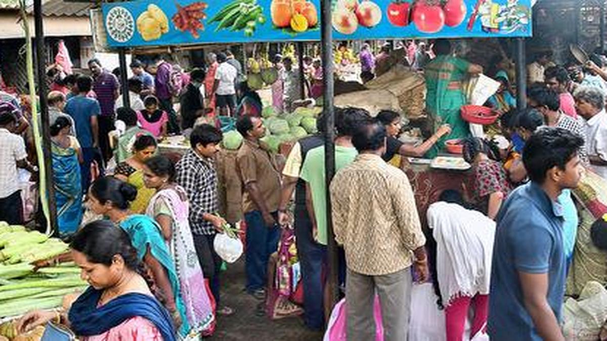 Panic buying leads to heavy rush at Rythu Bazaars - The Hindu