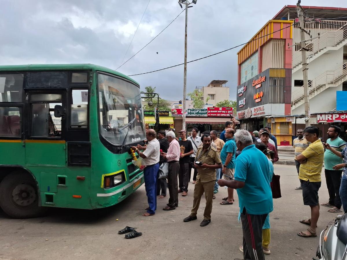 BMTC launches metro feeder bus from S.V. Road station to Kaggadasapura ...