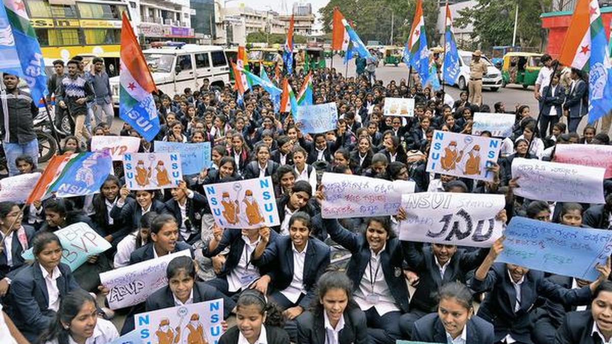 Hundreds rally in protest against attack on JNU students and staff ...