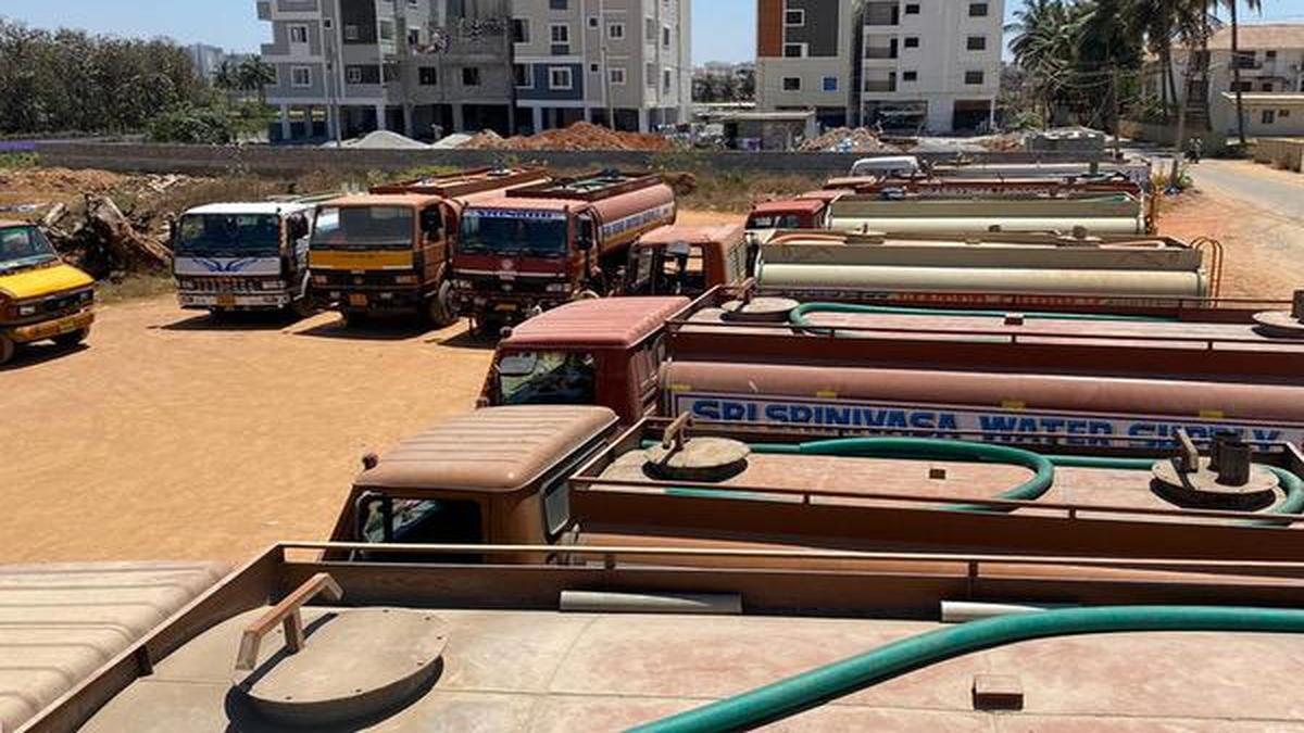 Water tanker strike leaves Mahadevapura parched - The Hindu