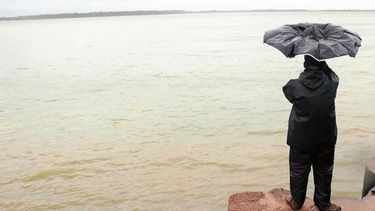 Cholavaram lake bund set to be strengthened to prevent seepage - The Hindu