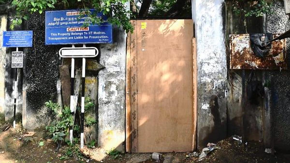 MP meets IIT-M Director over the closure of gate - The Hindu