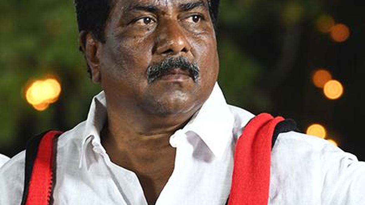 No elevated platforms in Sub Registrar Offices - The Hindu