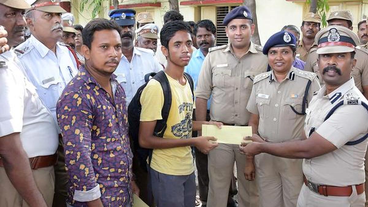 Chennai bank robbery: Under fire, he banked on his guts - The Hindu