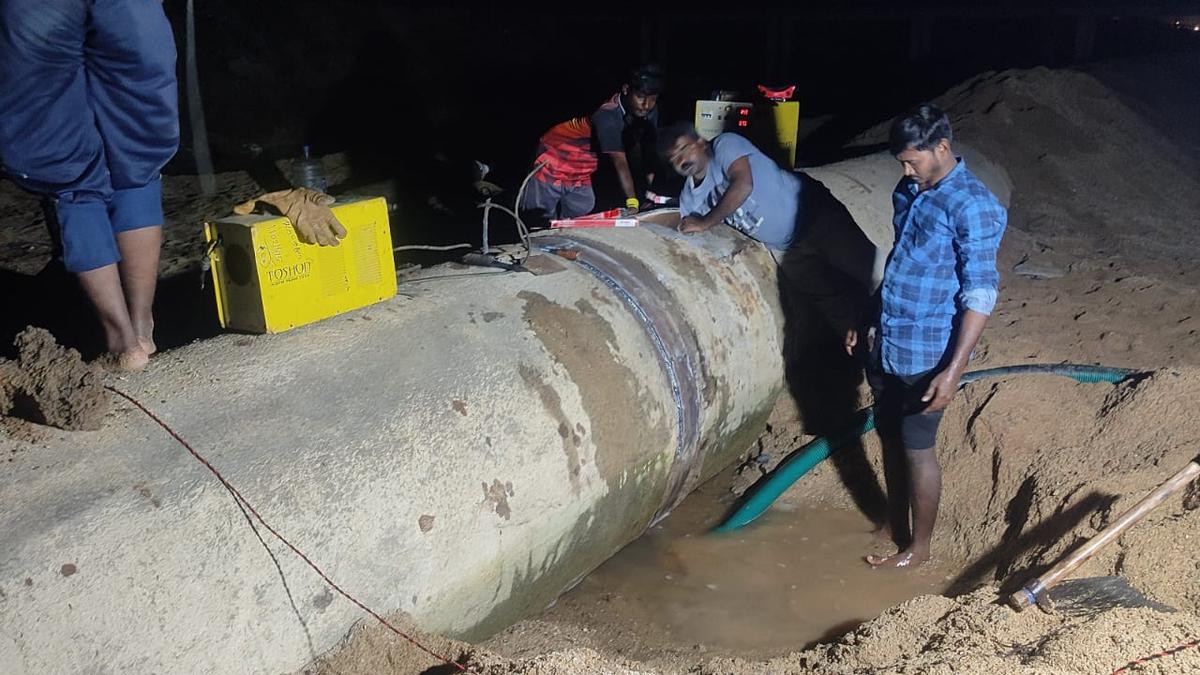 TWAD repairs pipeline on Palar near Ambur town; water supply restored ...