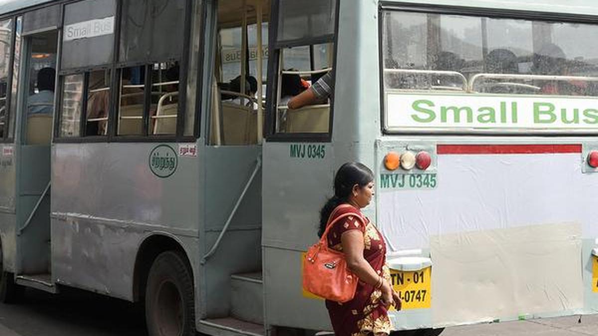 More small buses to transport Metro commuters - The Hindu