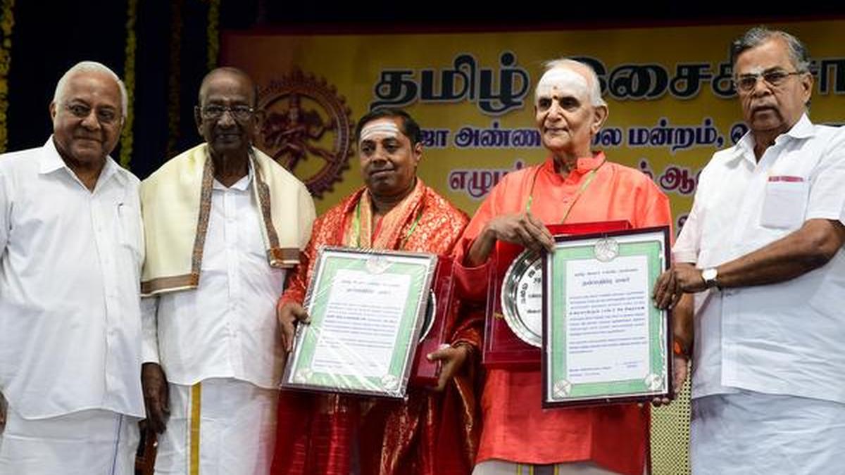 Musicians honoured by Tamil Isai Sangam - The Hindu