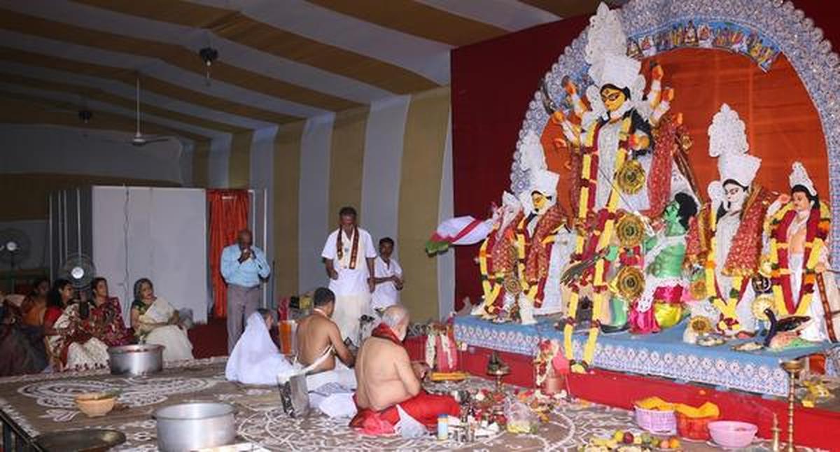 08mp_durgapuja.JPG - The Hindu
