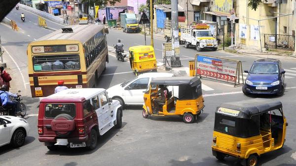 ‘Deploy traffic personnel at key intersection’ - The Hindu
