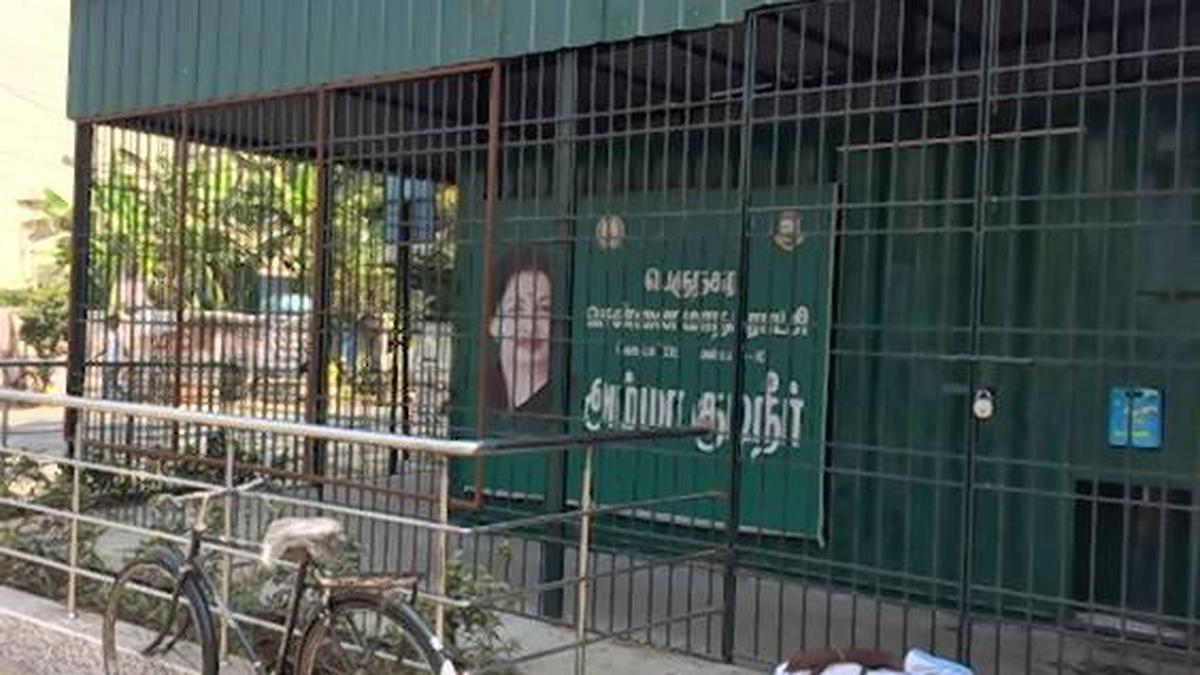 Amma drinking water outlet in MGR Nagar locked - The Hindu