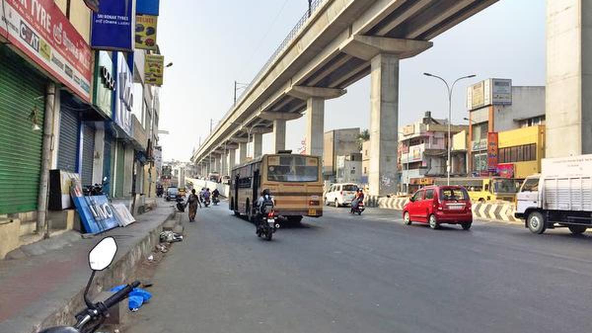 MTC officials, traffic police at loggerheads? - The Hindu