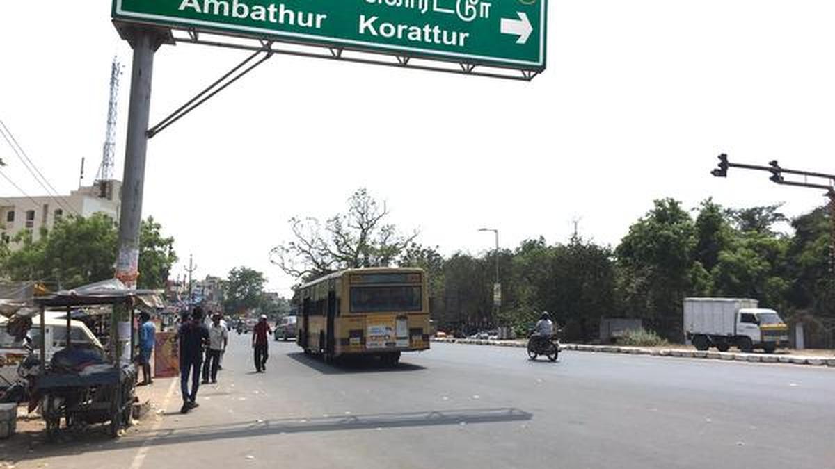 No median, no lights - The Hindu