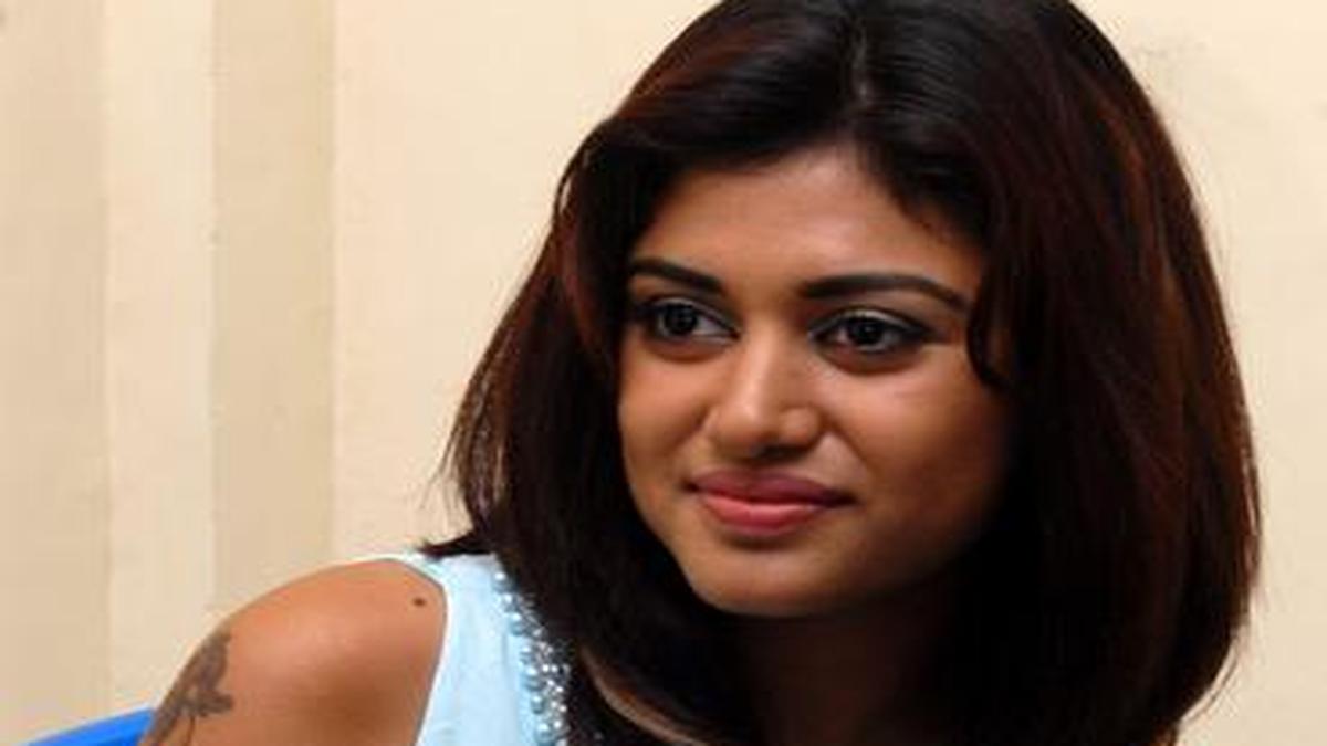 Police summon actor Oviya for probe - The Hindu