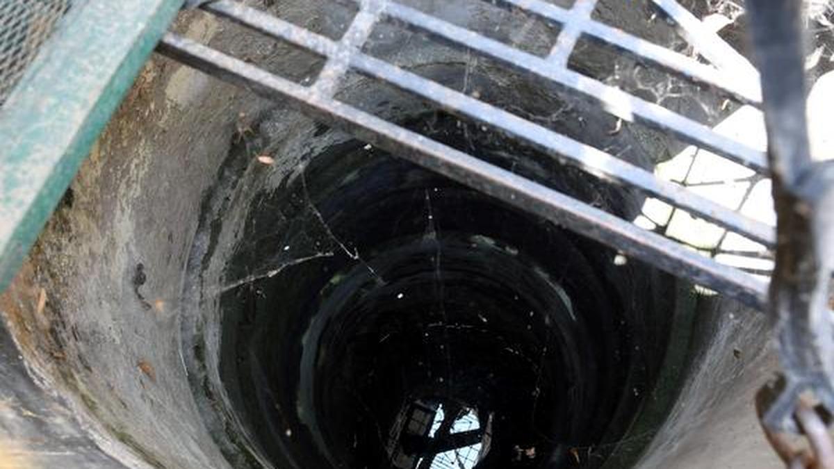 Chromepet, Pallavaram residents hit by water scarcity - The Hindu