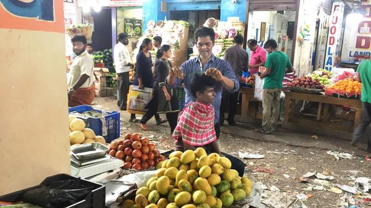 A ‘mane’ pursuit by Koyambedu fruitseller - The Hindu